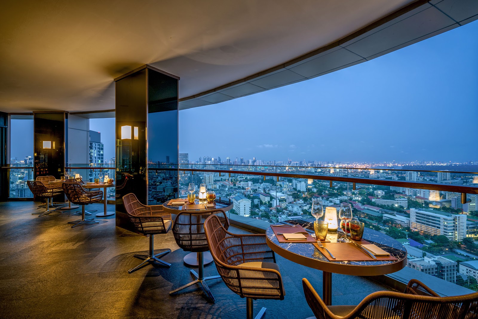 Zoom Sky Bar (2026) – Best of TikTok, Instagram & Reddit Travel Guide