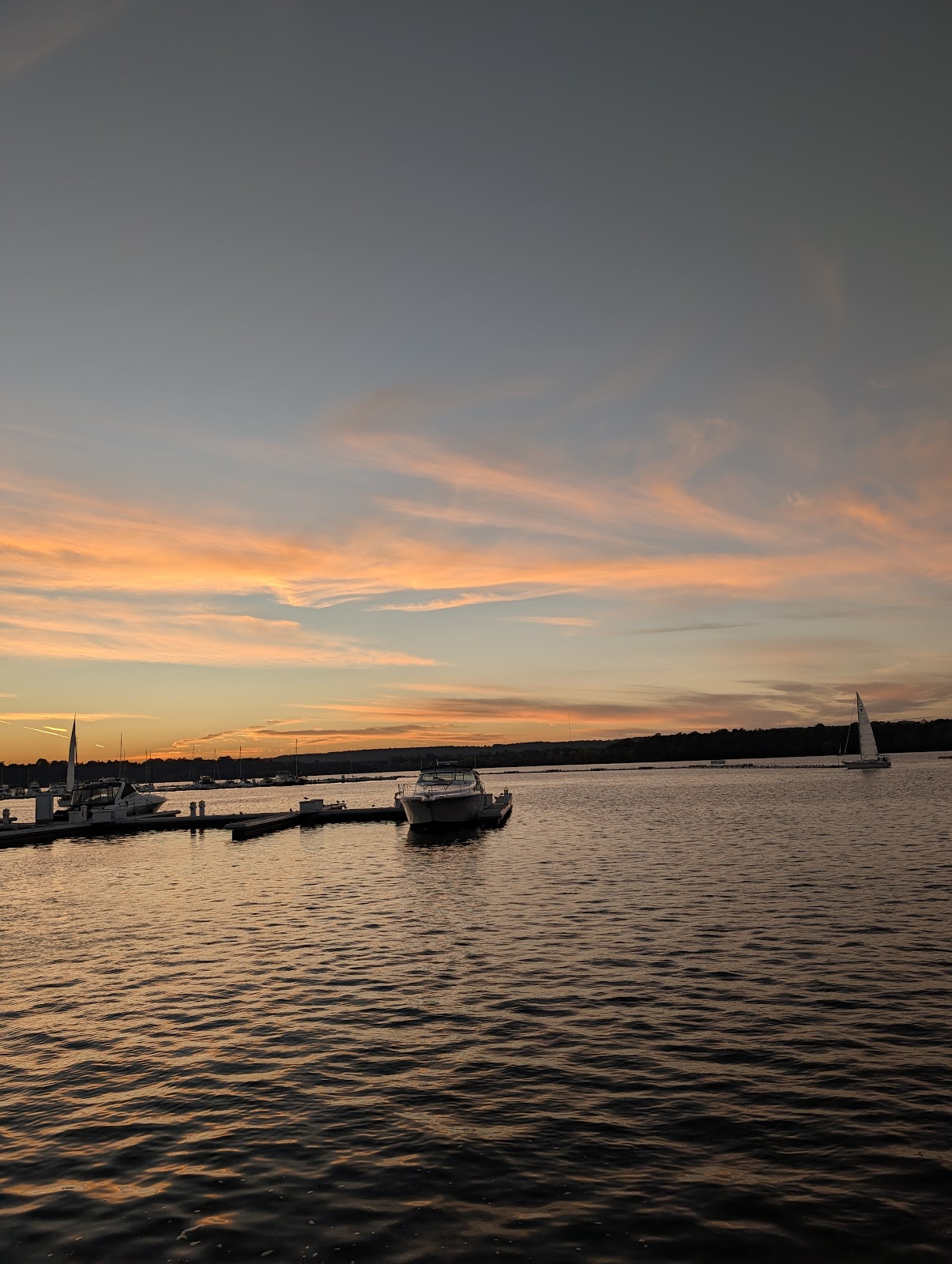 Pier 8 Promenade (2026) – Best of TikTok, Instagram & Reddit Travel Guide