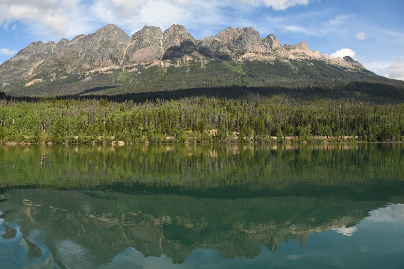 Yellowhead Lake (2026) – Best of TikTok, Instagram & Reddit Travel Guide