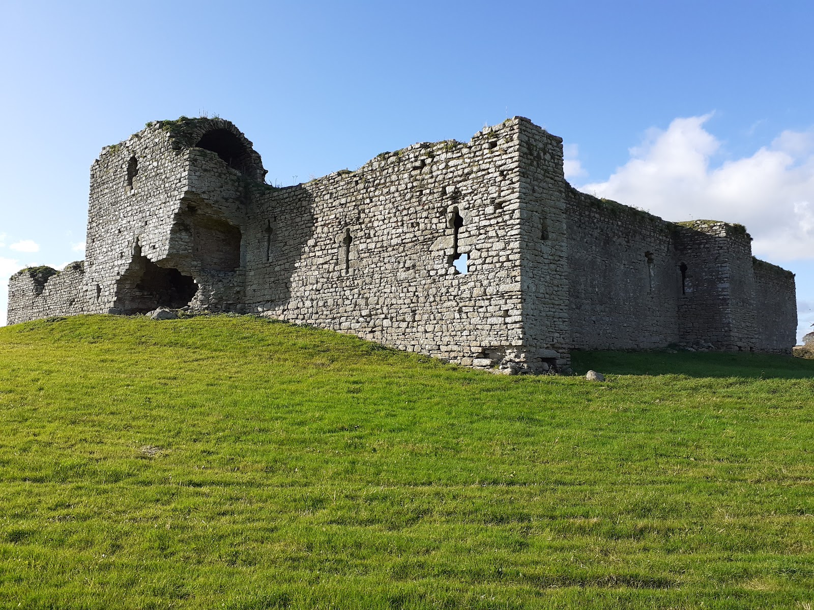 Ballymoon Castle (2026) – Best of TikTok, Instagram & Reddit Travel Guide