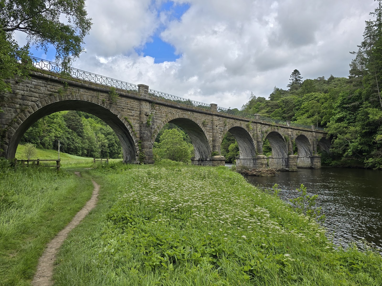 Neidpath Viaduct (2026) – Best of TikTok, Instagram & Reddit Travel Guide