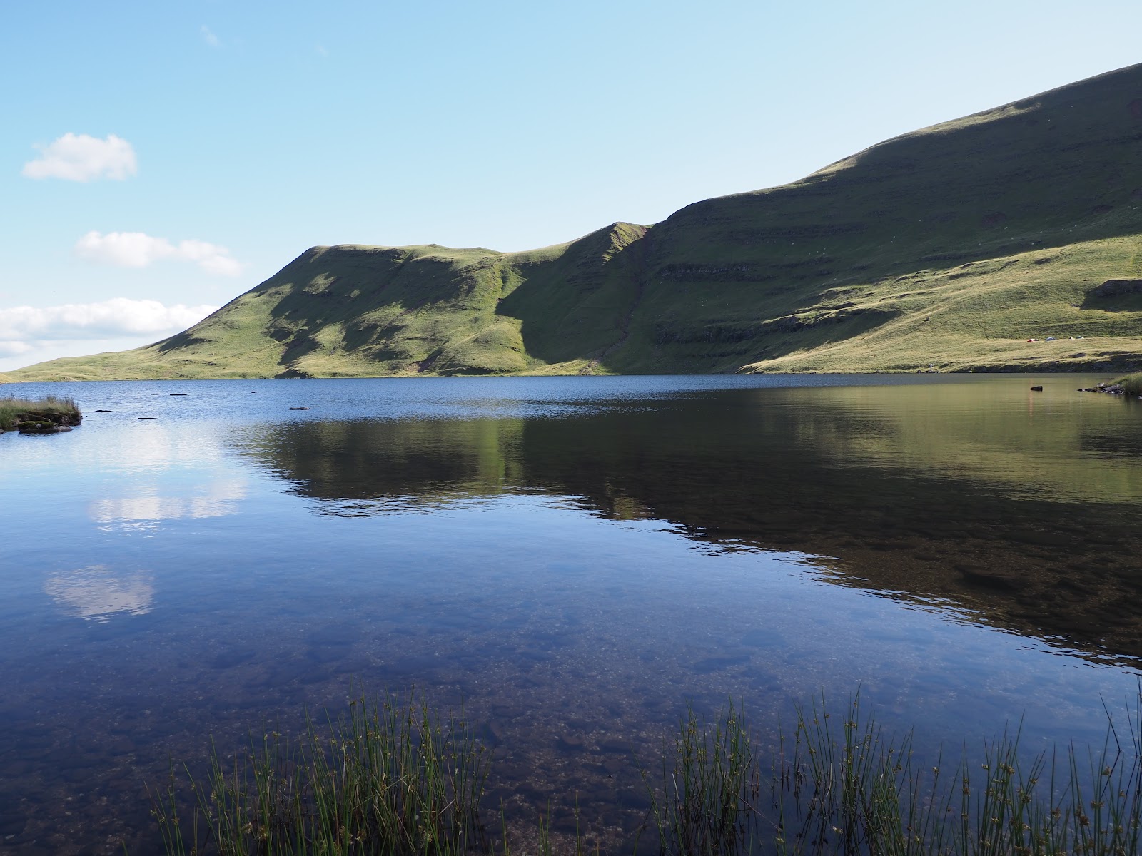 Llyn y Fan Fawr (2026) – Best of TikTok, Instagram & Reddit Travel Guide