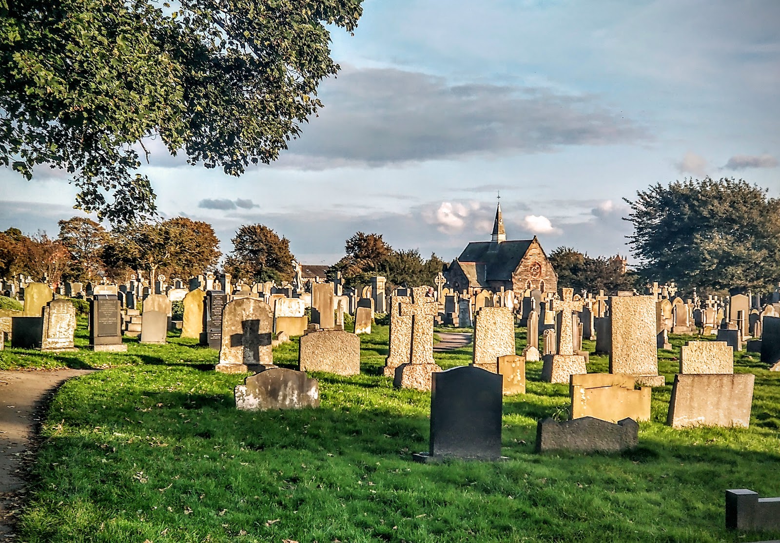 Rake Lane Cemetery (2026) – Best of TikTok, Instagram & Reddit Travel Guide