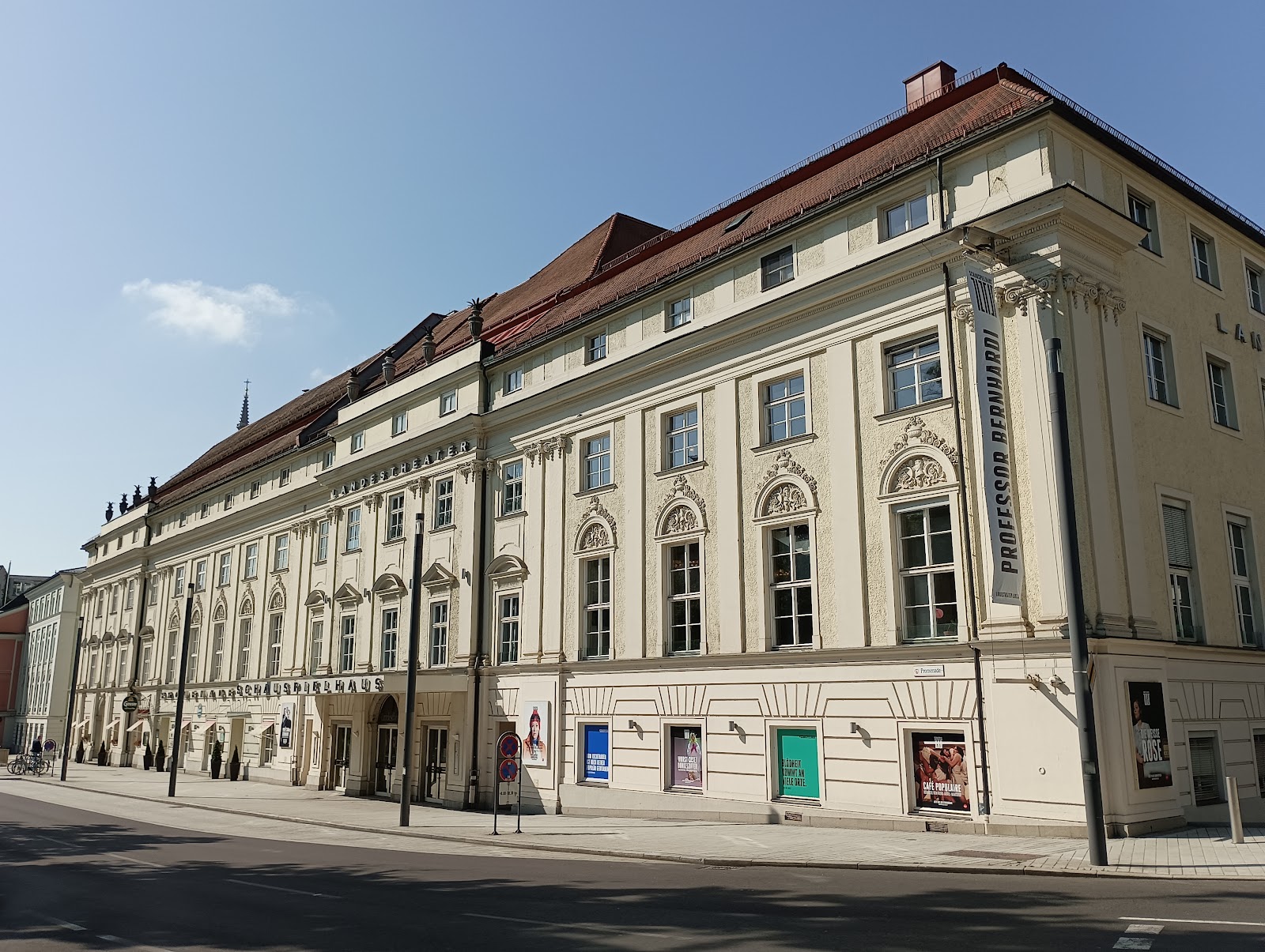 Landestheater Linz Schauspielhaus (2025) – Best of TikTok, Instagram ...