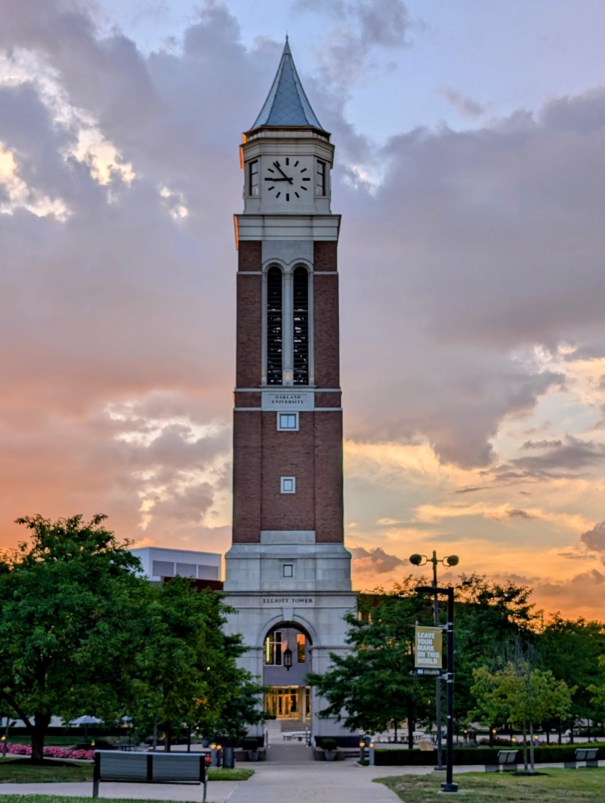 Elliott Tower (2025) – Best of TikTok, Instagram & Reddit Travel Guide