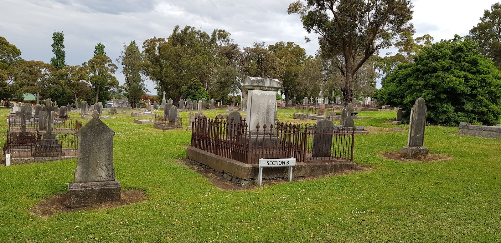 Lake Terrace Cemetery (2026) – Best of TikTok, Instagram & Reddit ...
