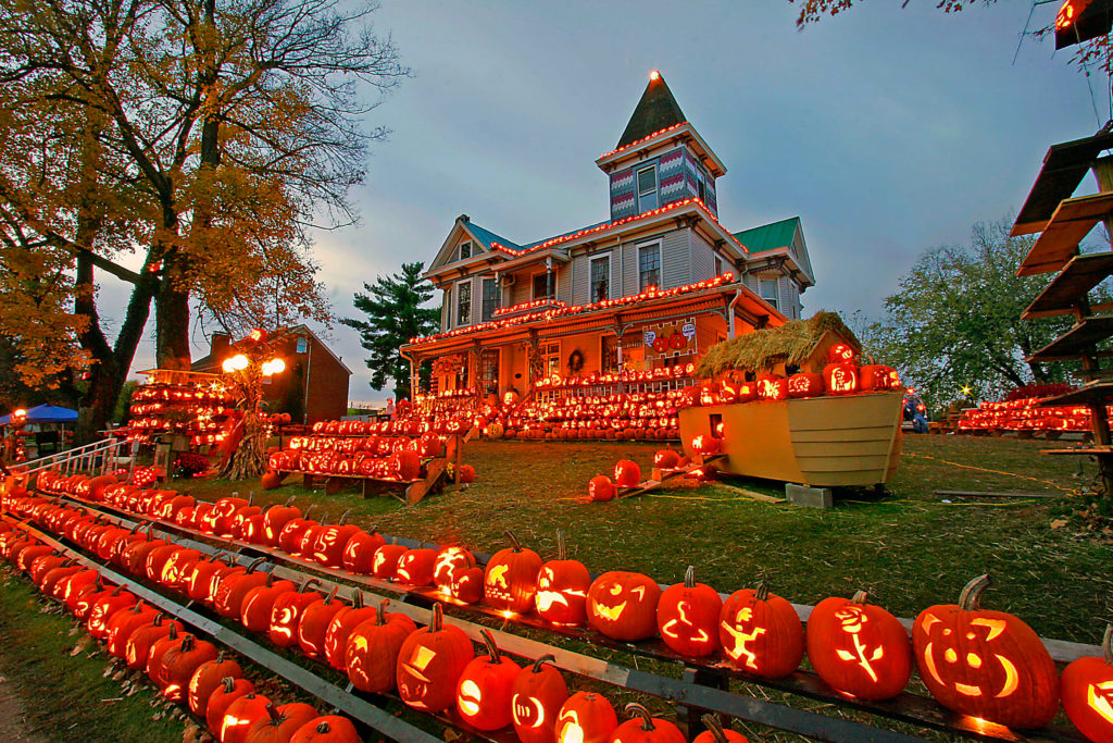 Kenova Pumpkin House (2026) – Best of TikTok, Instagram & Reddit Travel ...