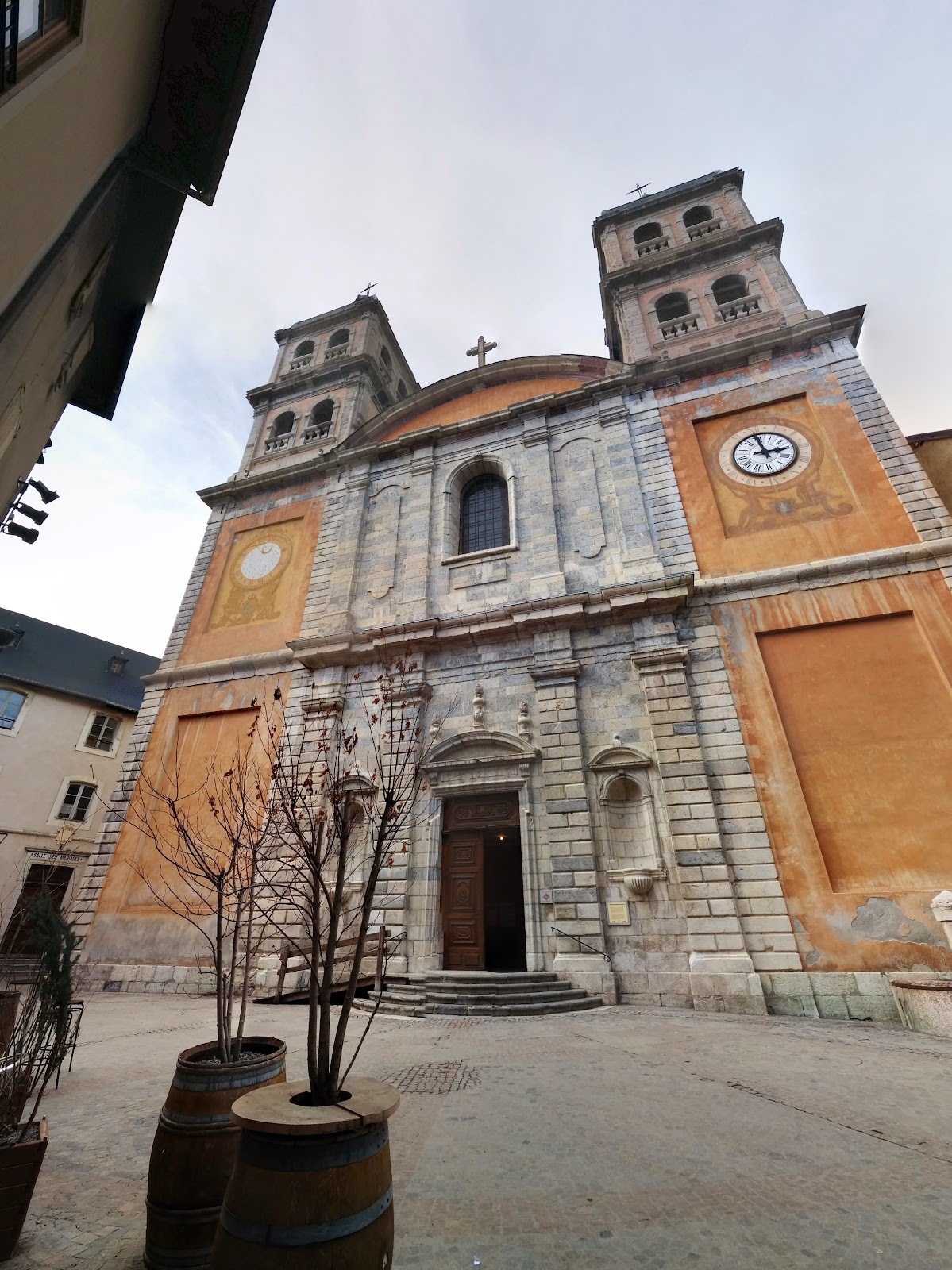 Place du Temple (2026) – Best of TikTok, Instagram & Reddit Travel Guide