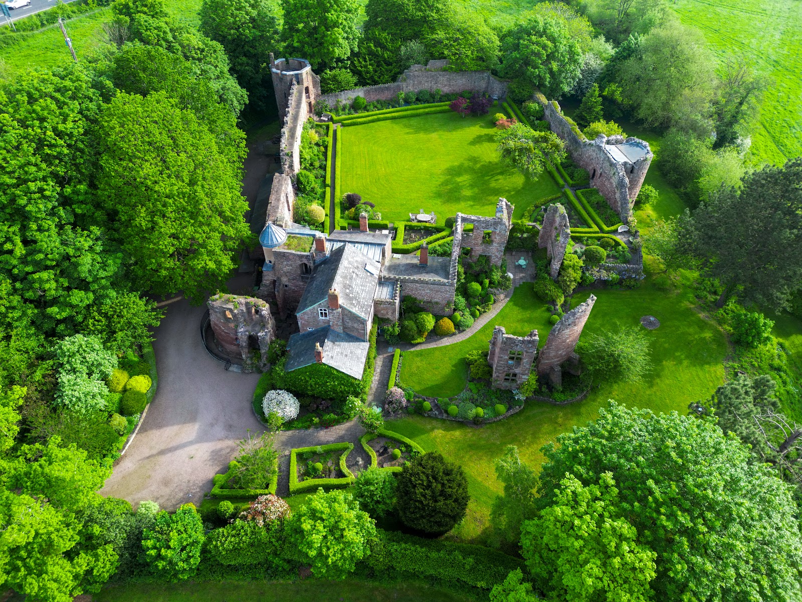Wilton Castle (2025) – Best of TikTok, Instagram & Reddit Travel Guide
