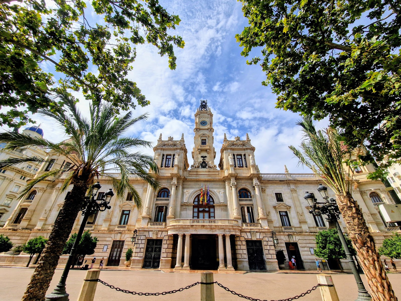 Valencia City Hall (2026) – Best of TikTok, Instagram & Reddit Travel Guide