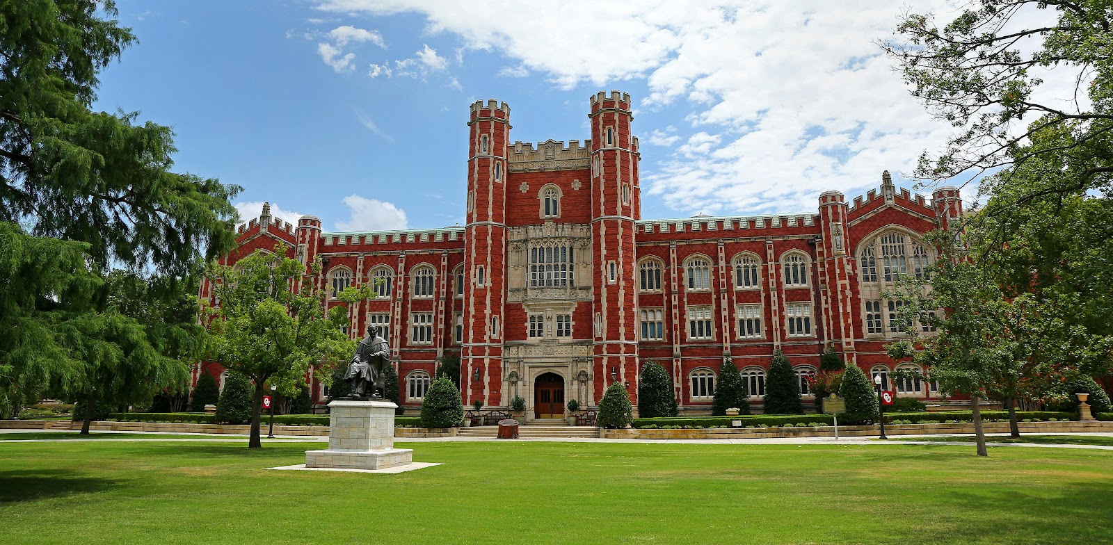 Evans Hall (2026) – Best of TikTok, Instagram & Reddit Travel Guide