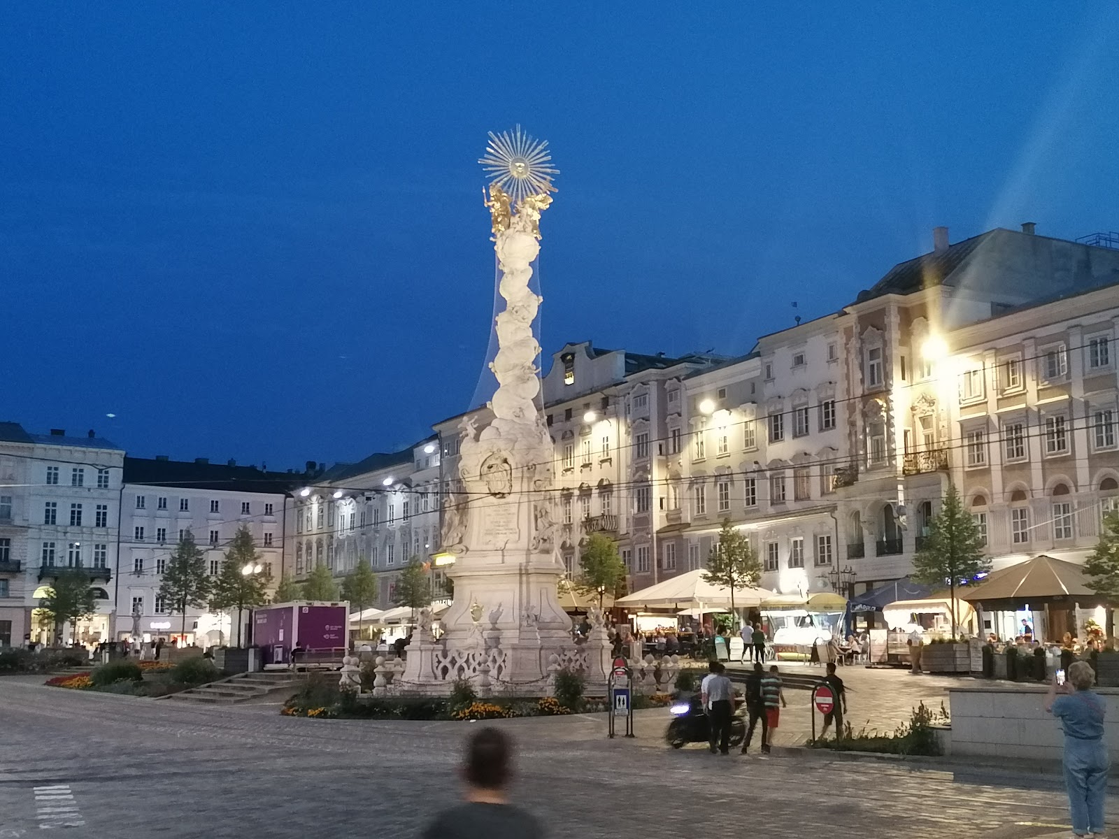 Hauptplatz Linz (2026) – Best of TikTok, Instagram & Reddit Travel Guide