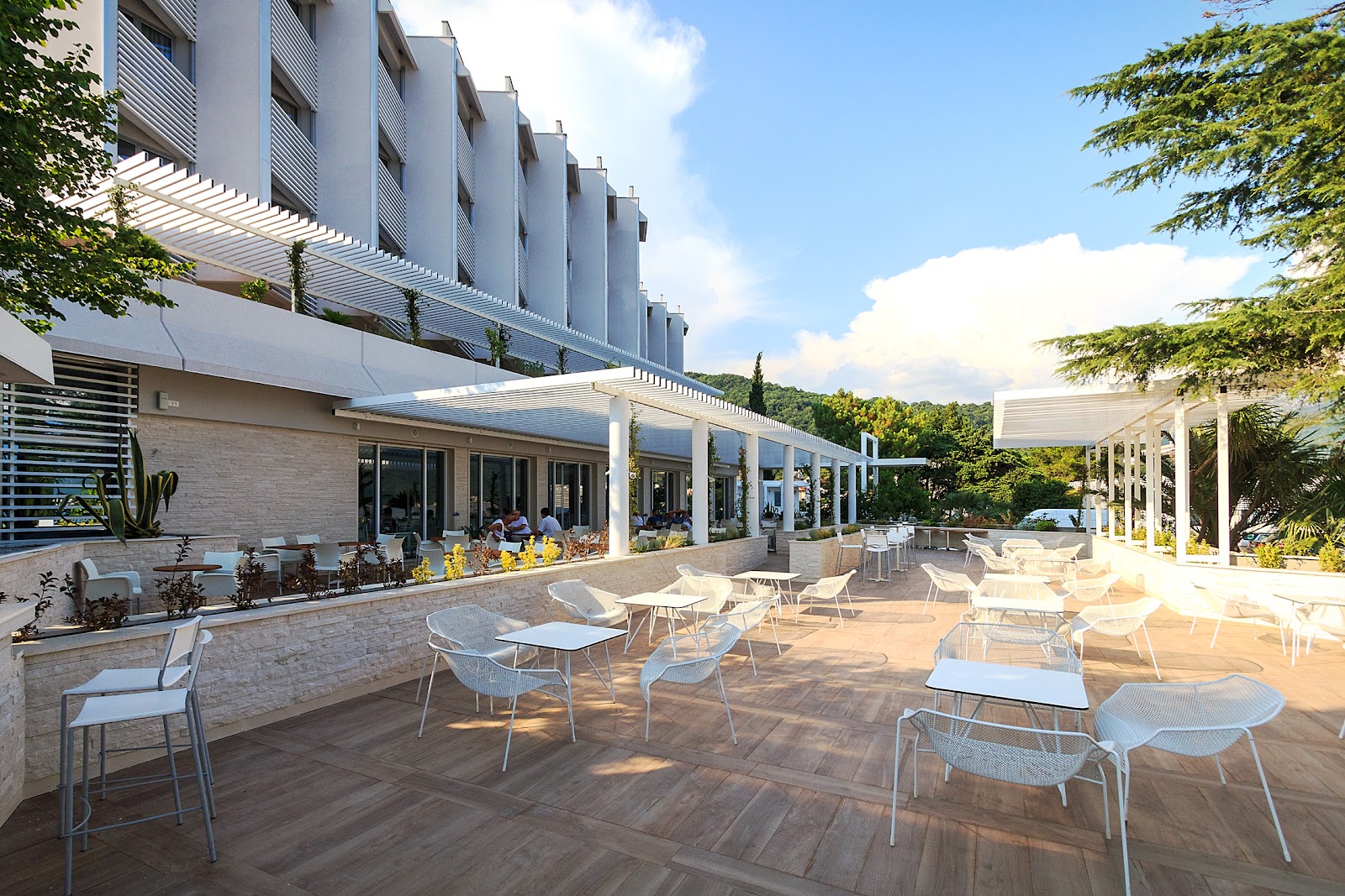 Bijela Waterfront (2026) – Best of TikTok, Instagram & Reddit Travel Guide