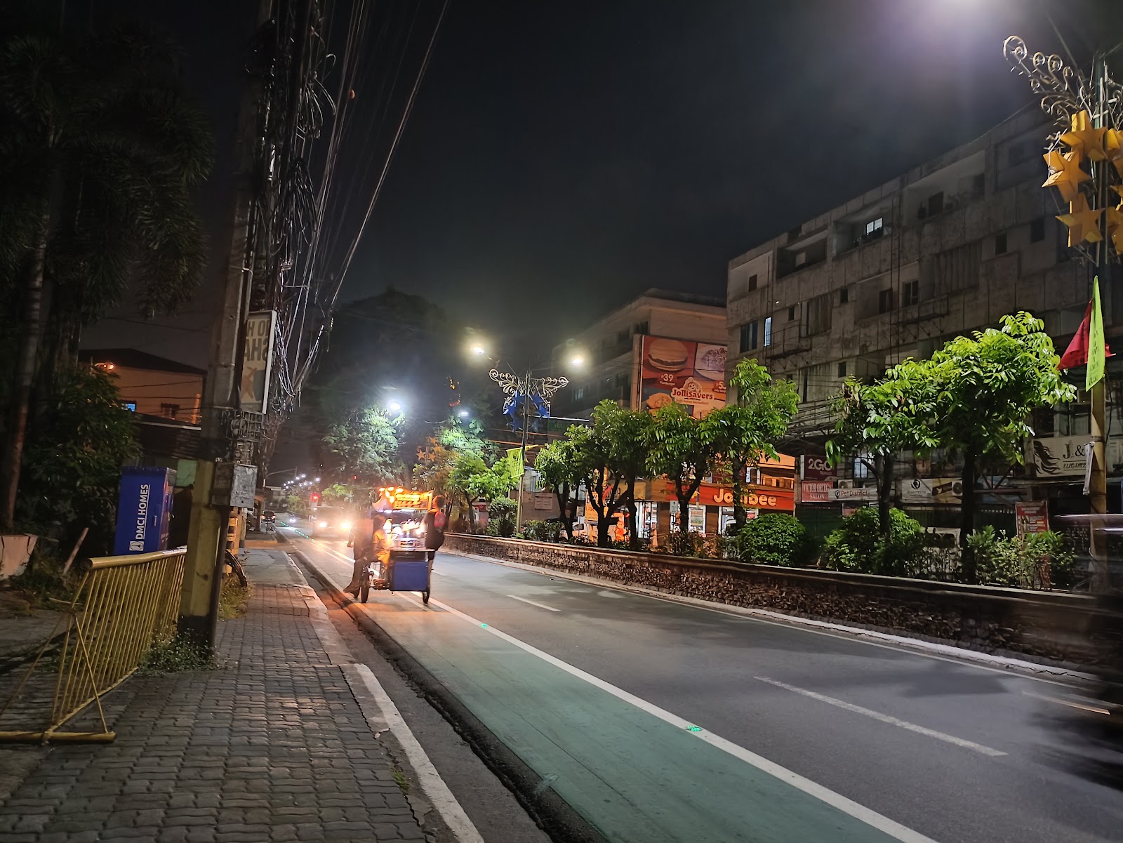 Boni Avenue (2026) – Best of TikTok, Instagram & Reddit Travel Guide