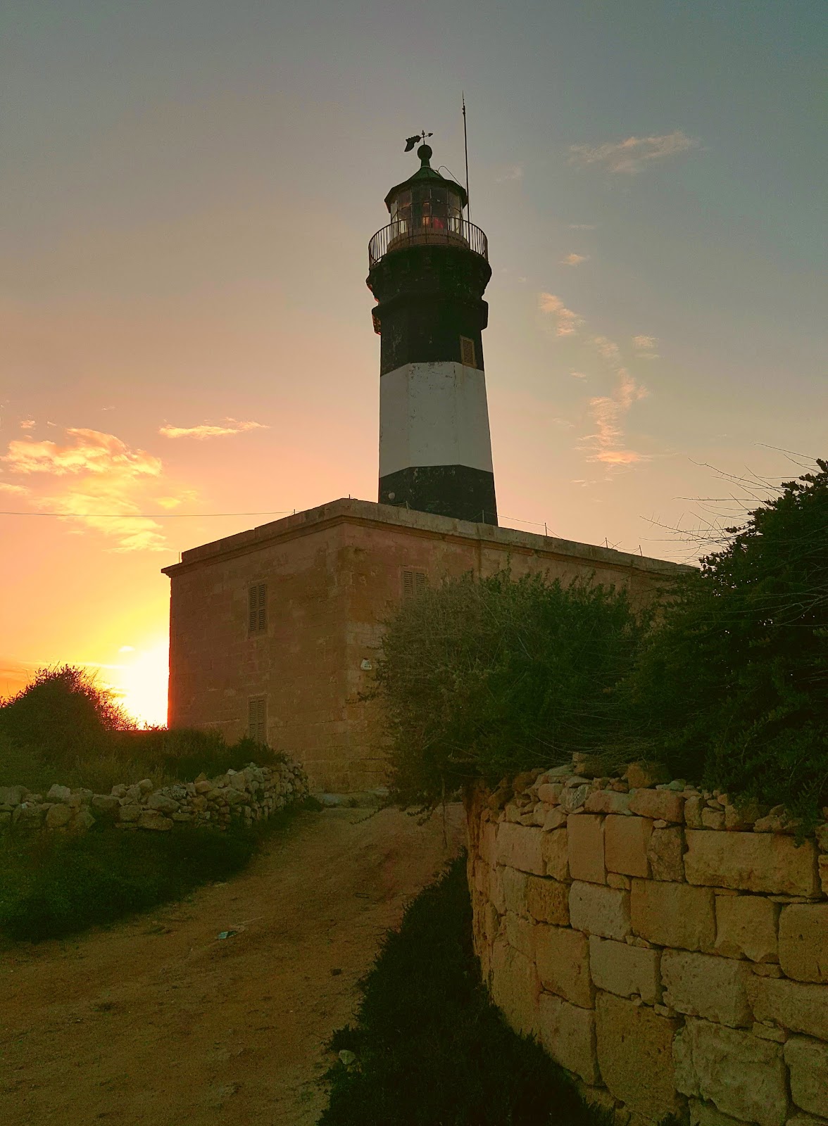 Delimara Lighthouse (2025) – Best of TikTok, Instagram & Reddit Travel ...