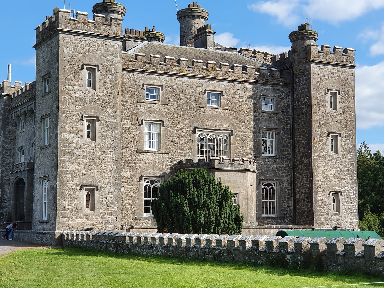 Slane Castle (2026) – Best of TikTok, Instagram & Reddit Travel Guide