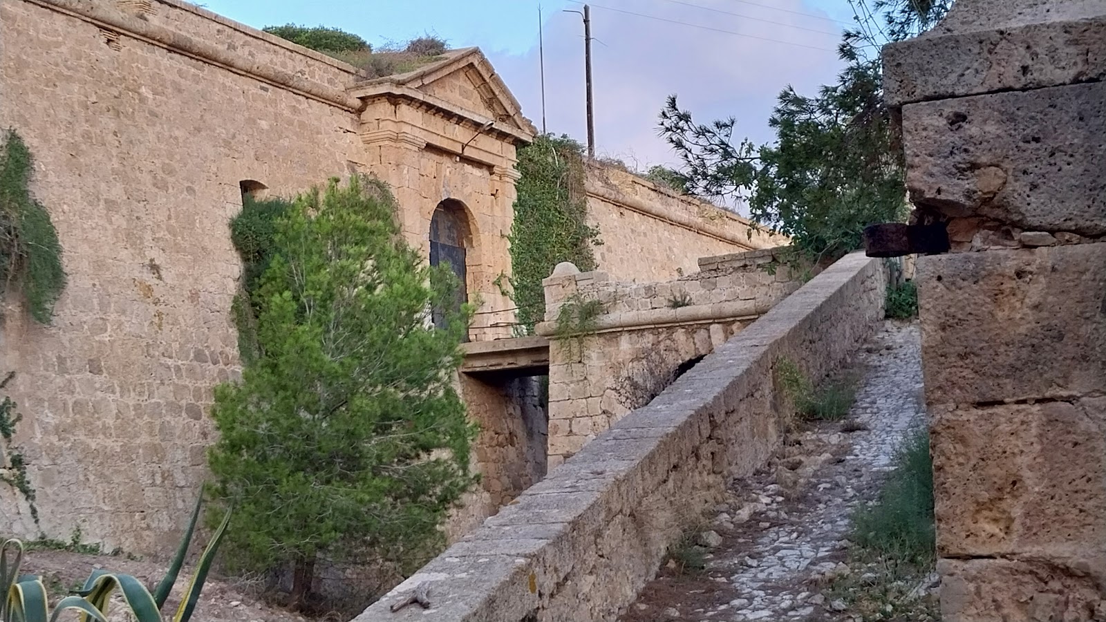 Castillo de Galeras (2025) – Best of TikTok, Instagram & Reddit Travel ...