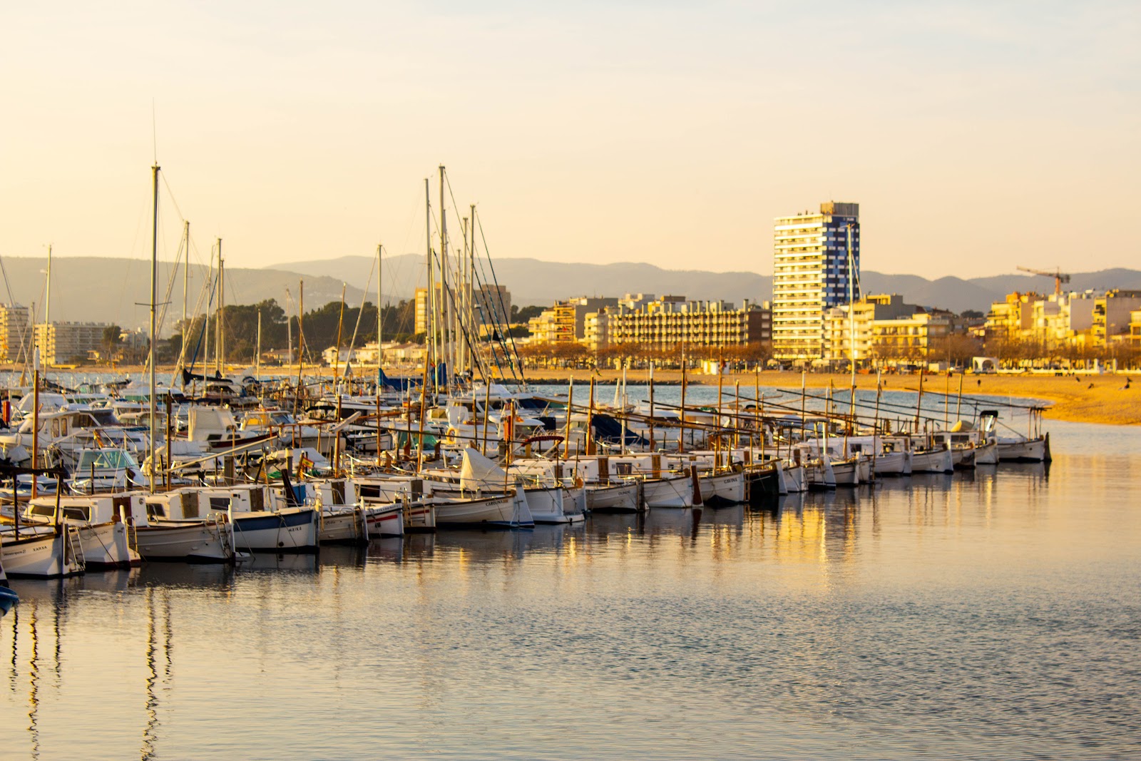 Port of Palamós (2026) – Best of TikTok, Instagram & Reddit Travel Guide