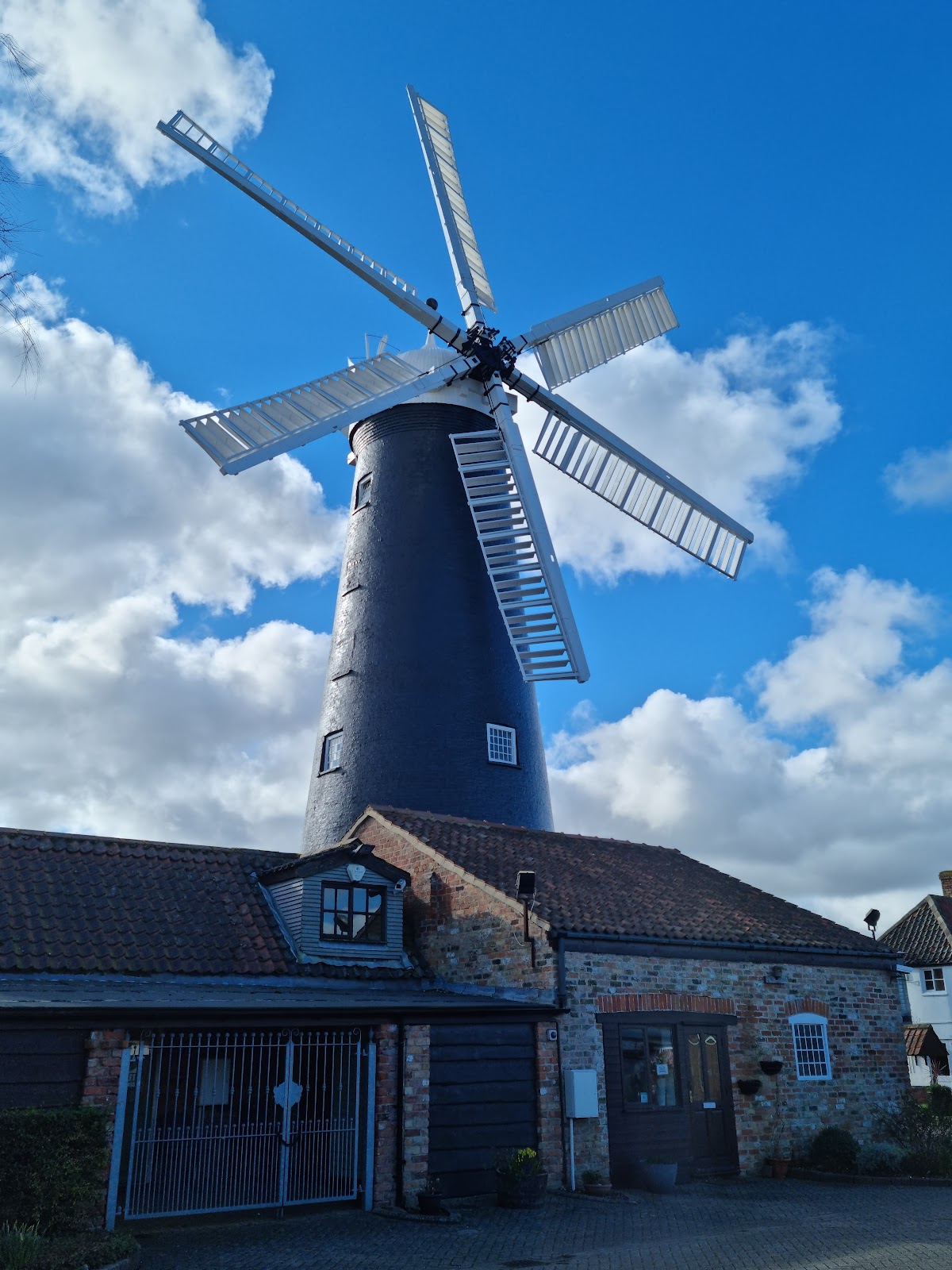 Waltham Windmill (2026) – Best of TikTok, Instagram & Reddit Travel Guide