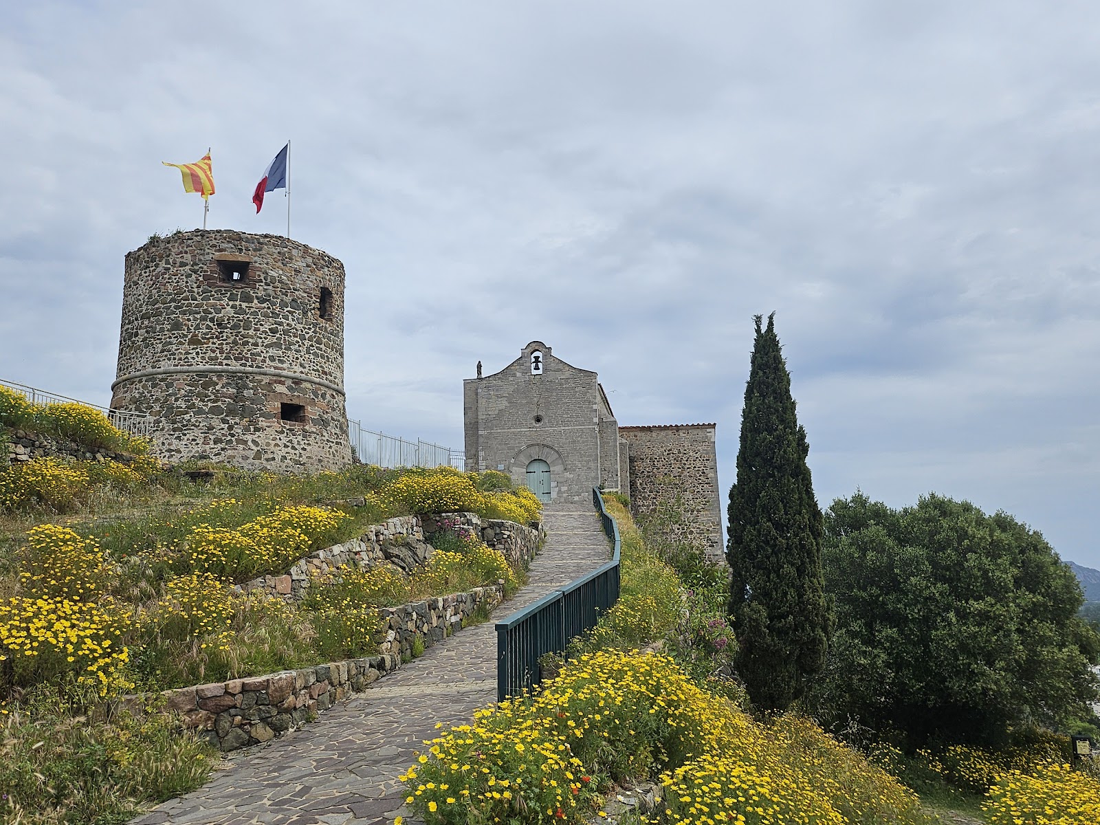 La Garde Old Town (2026) – Best of TikTok, Instagram & Reddit Travel Guide