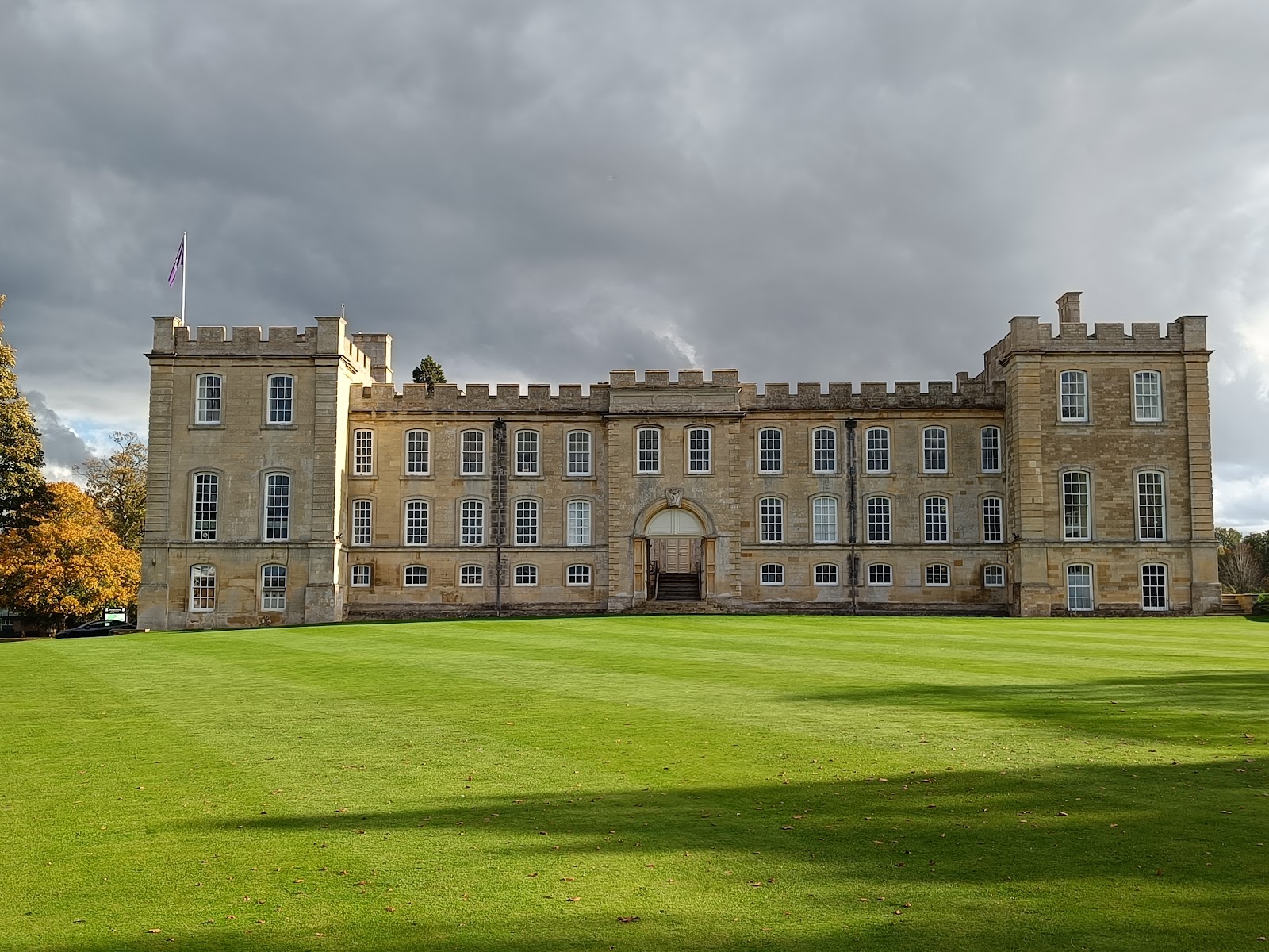 Kimbolton Castle (2026) – Best of TikTok, Instagram & Reddit Travel Guide