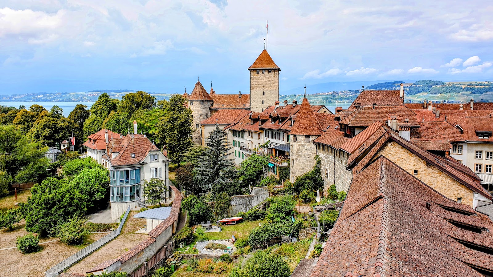 Murten Old Town (2026) – Best of TikTok, Instagram & Reddit Travel Guide
