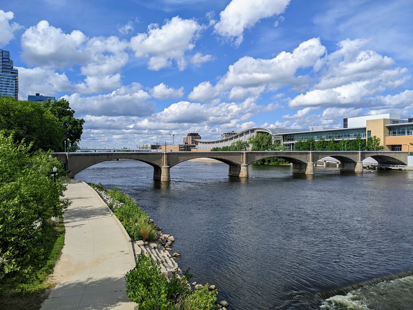 Gillett Bridge (2026) – Best of TikTok, Instagram & Reddit Travel Guide