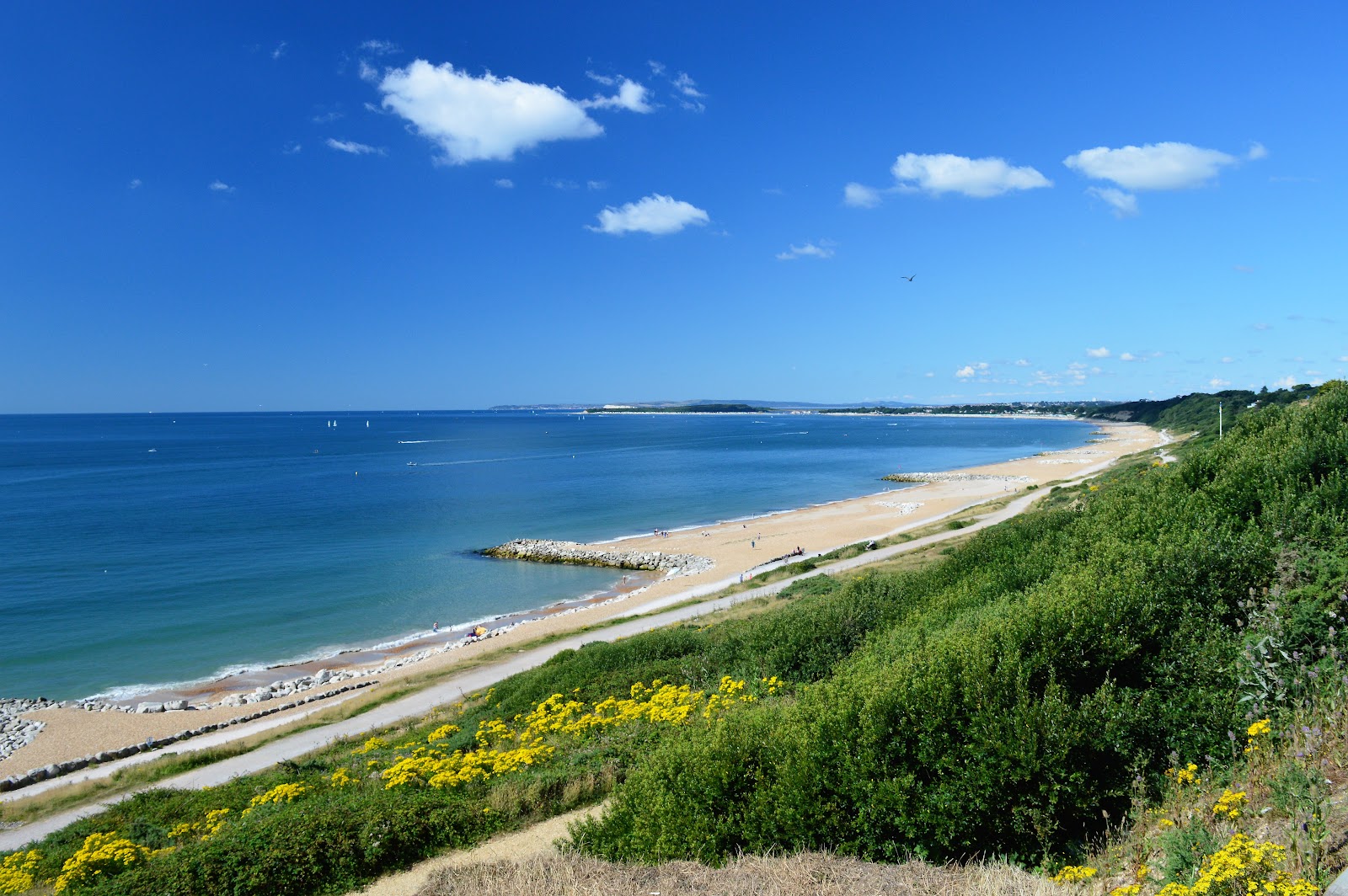 Highcliffe Beach (2026) – Best of TikTok, Instagram & Reddit Travel Guide