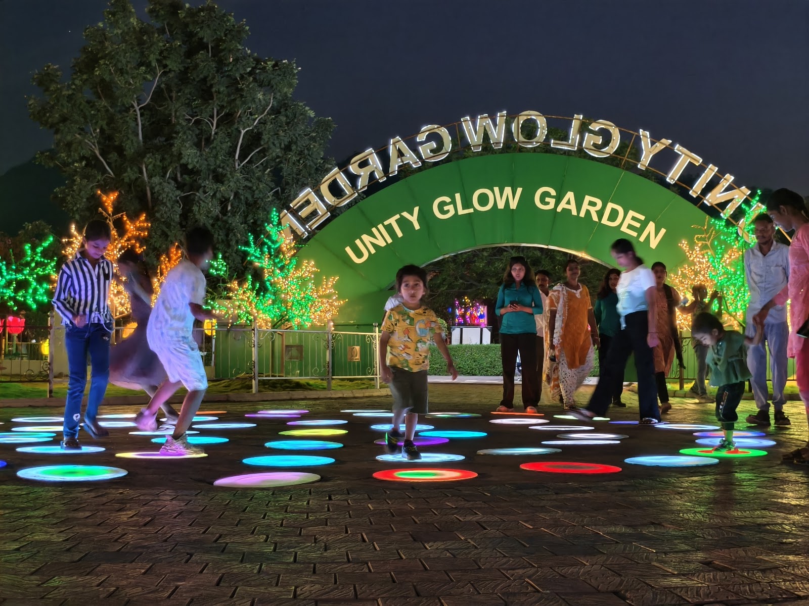 Unity Glow Garden (2025) – Best of TikTok, Instagram & Reddit Travel Guide