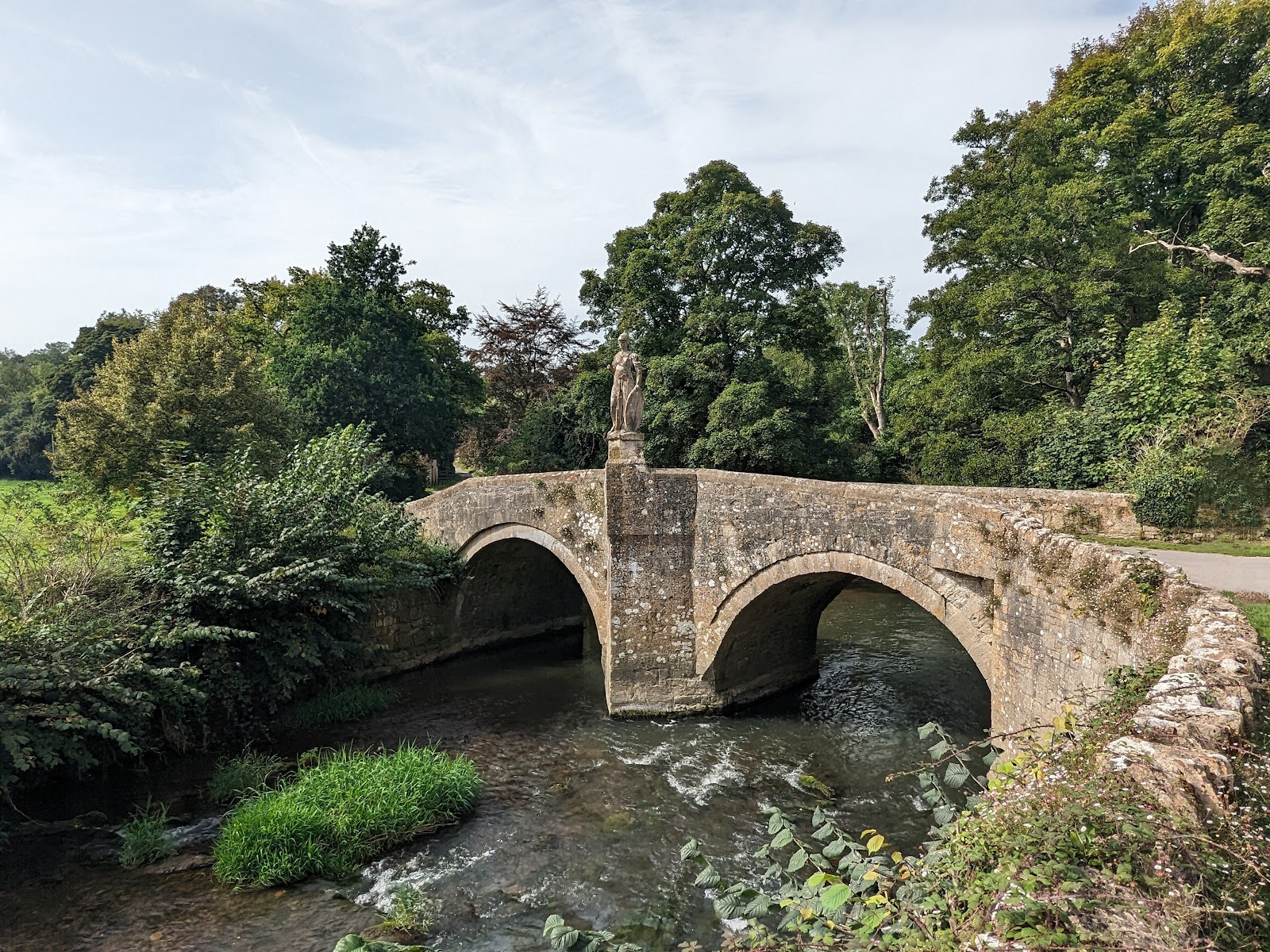 Iford Bridge (2026) – Best of TikTok, Instagram & Reddit Travel Guide