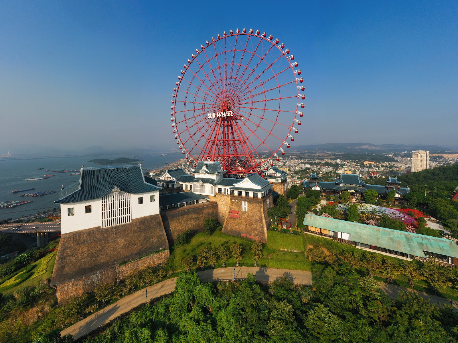 Sun Wheel Ha Long (2026) – Best of TikTok, Instagram & Reddit Travel Guide