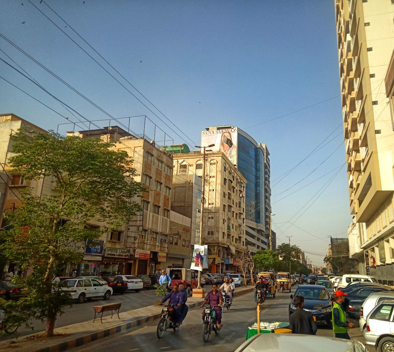 Tariq Road Karachi (2026) – Best of TikTok, Instagram & Reddit Travel Guide
