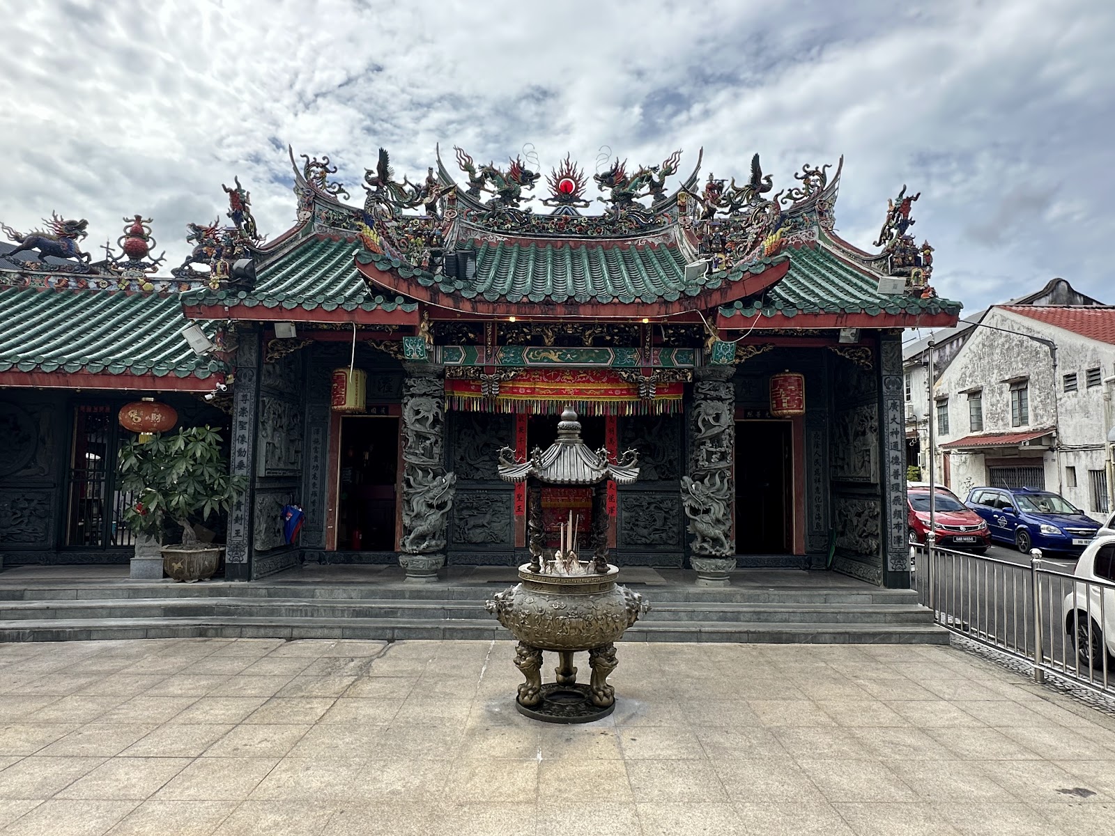 Hong San Si Temple (2026) – Best of TikTok, Instagram & Reddit Travel Guide