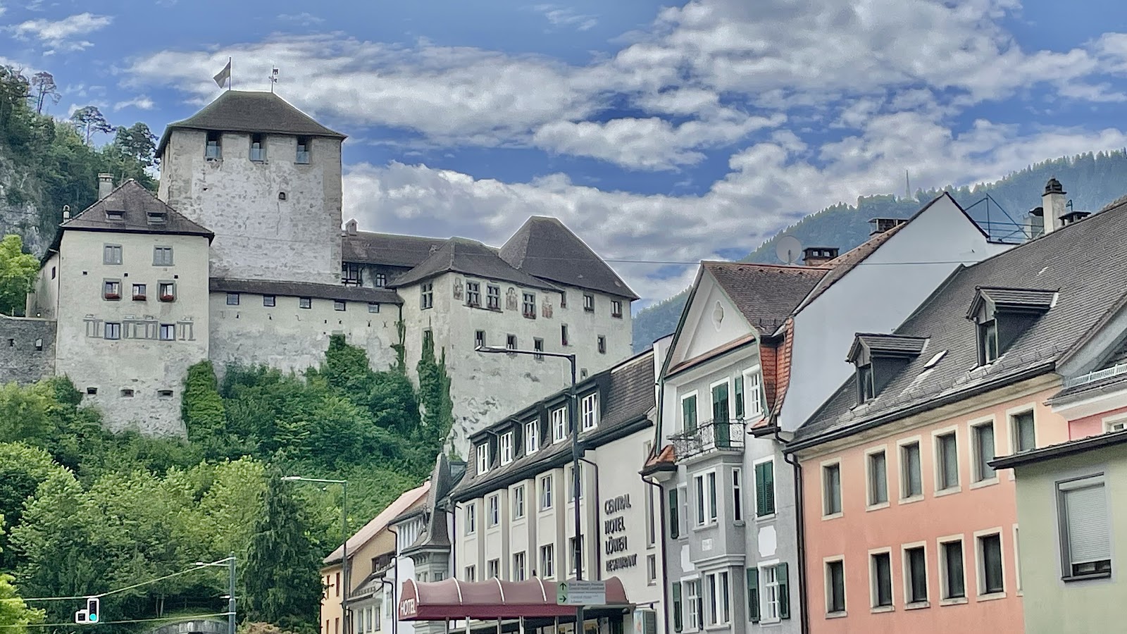 Neustadt Quarter (2026) – Best of TikTok, Instagram & Reddit Travel Guide