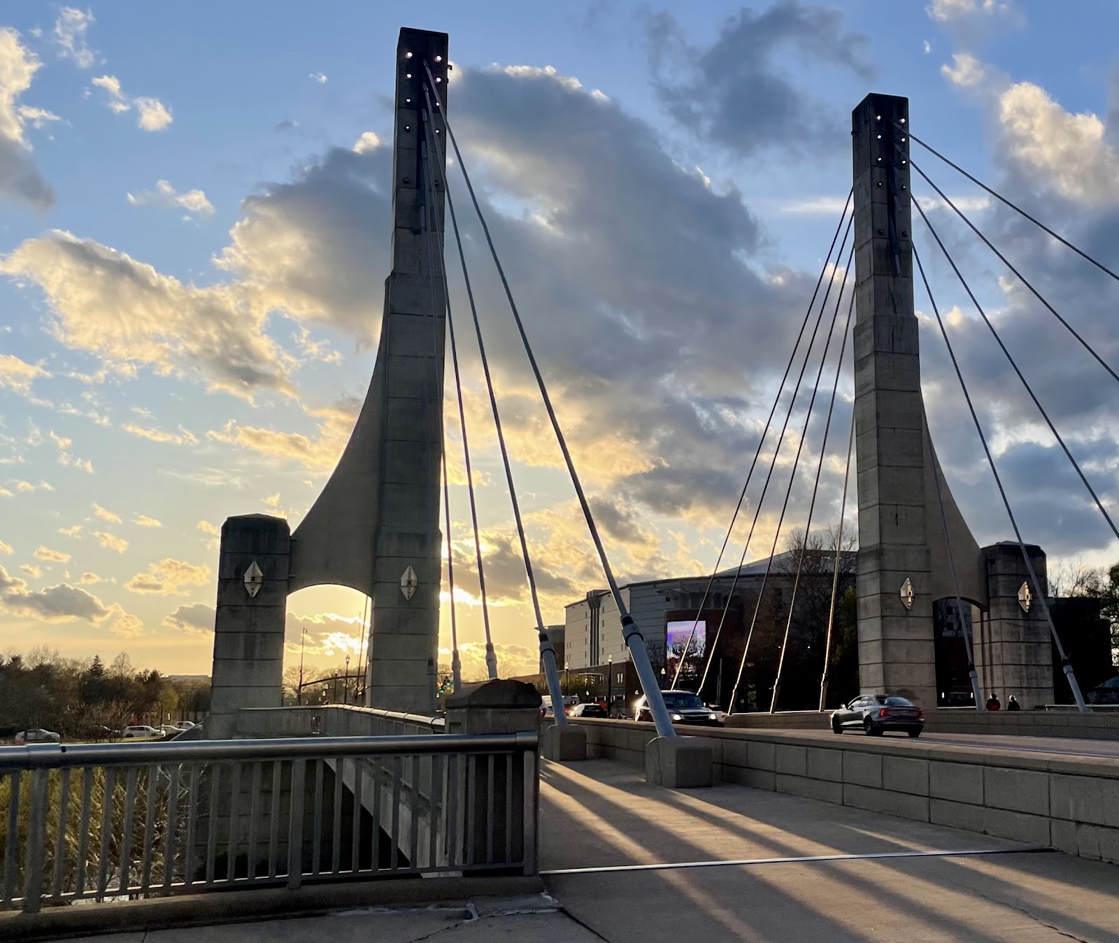 Lane Avenue Bridge (2026) – Best of TikTok, Instagram & Reddit Travel Guide