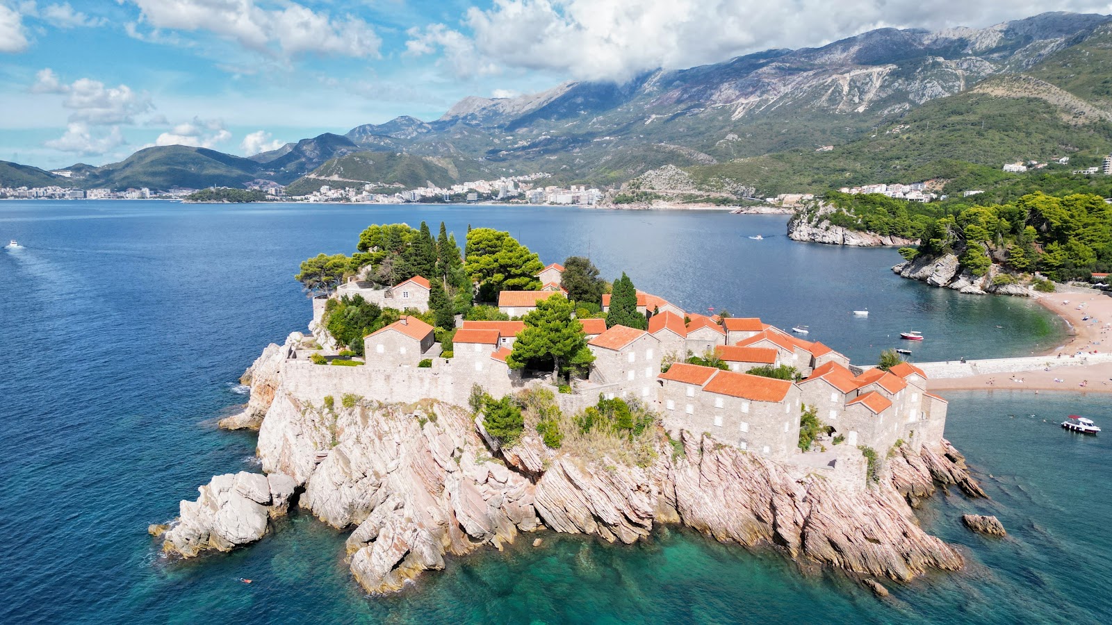 Sveti Stefan (2026) – Best of TikTok, Instagram & Reddit Travel Guide