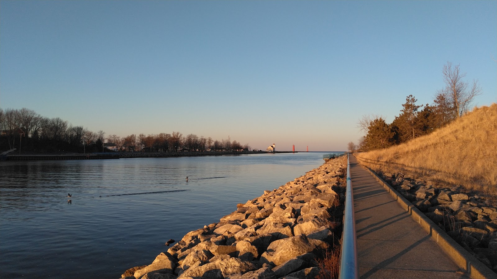 Muskegon Channel South Pier (2026) – Best of TikTok, Instagram & Reddit ...