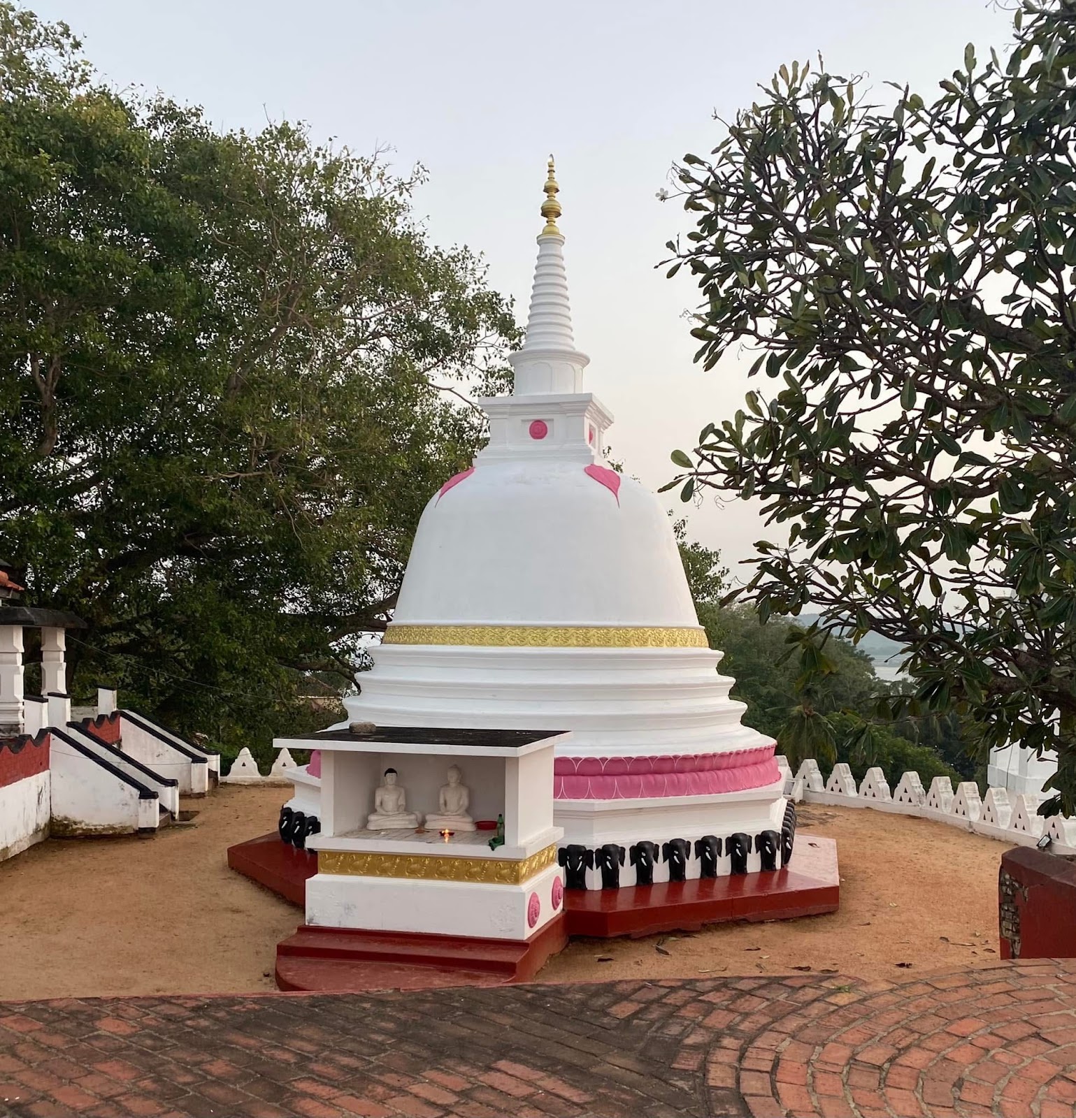 Gokanna Viharaya (2026) – Best of TikTok, Instagram & Reddit Travel Guide