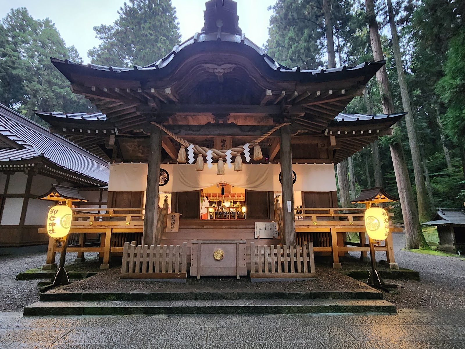 Oiwa Shrine (2026) – Best of TikTok, Instagram & Reddit Travel Guide