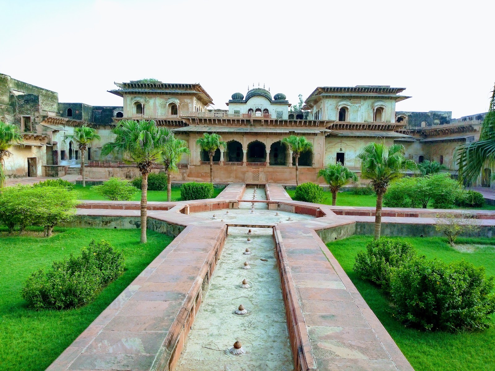 Deeg Fort (2026) – Best of TikTok, Instagram & Reddit Travel Guide