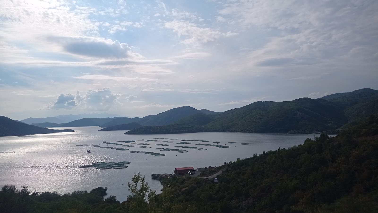 Vau i Dejës Lake (2026) – Best of TikTok, Instagram & Reddit Travel Guide