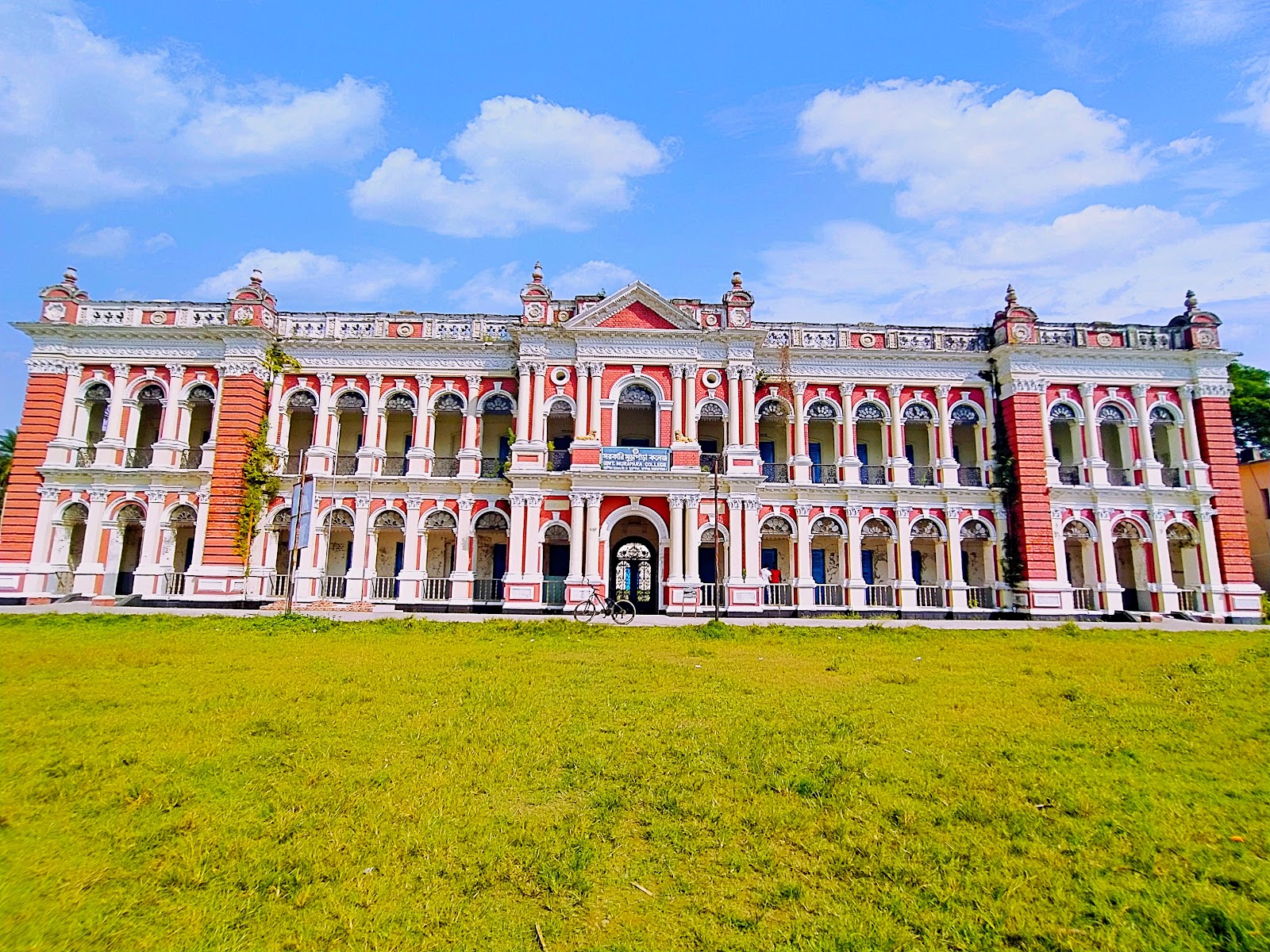 Murapara Rajbari (2026) – Best of TikTok, Instagram & Reddit Travel Guide