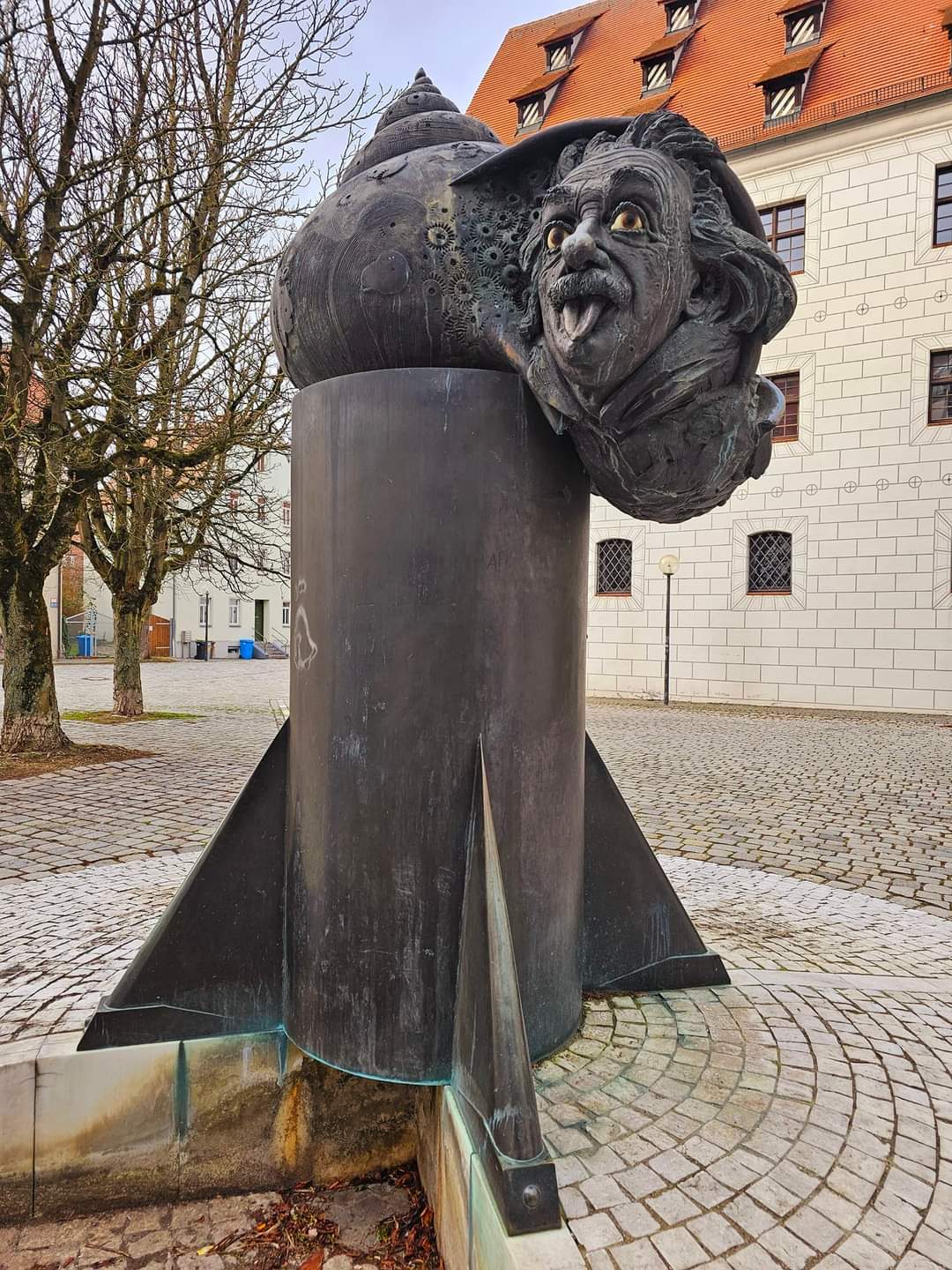 Einstein Fountain (2025) – Best of TikTok, Instagram & Reddit Travel Guide